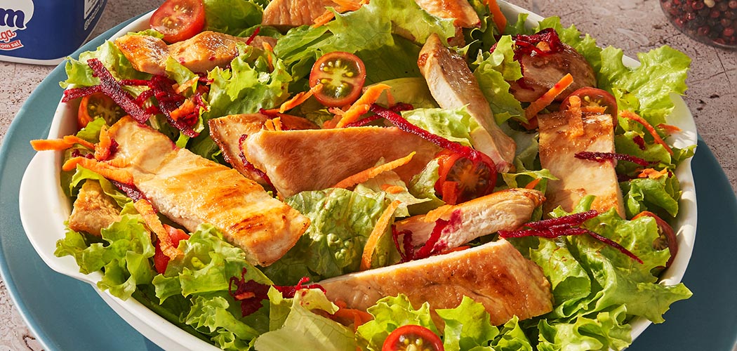 Salada de verão com filé de frango - Bom Dia SC